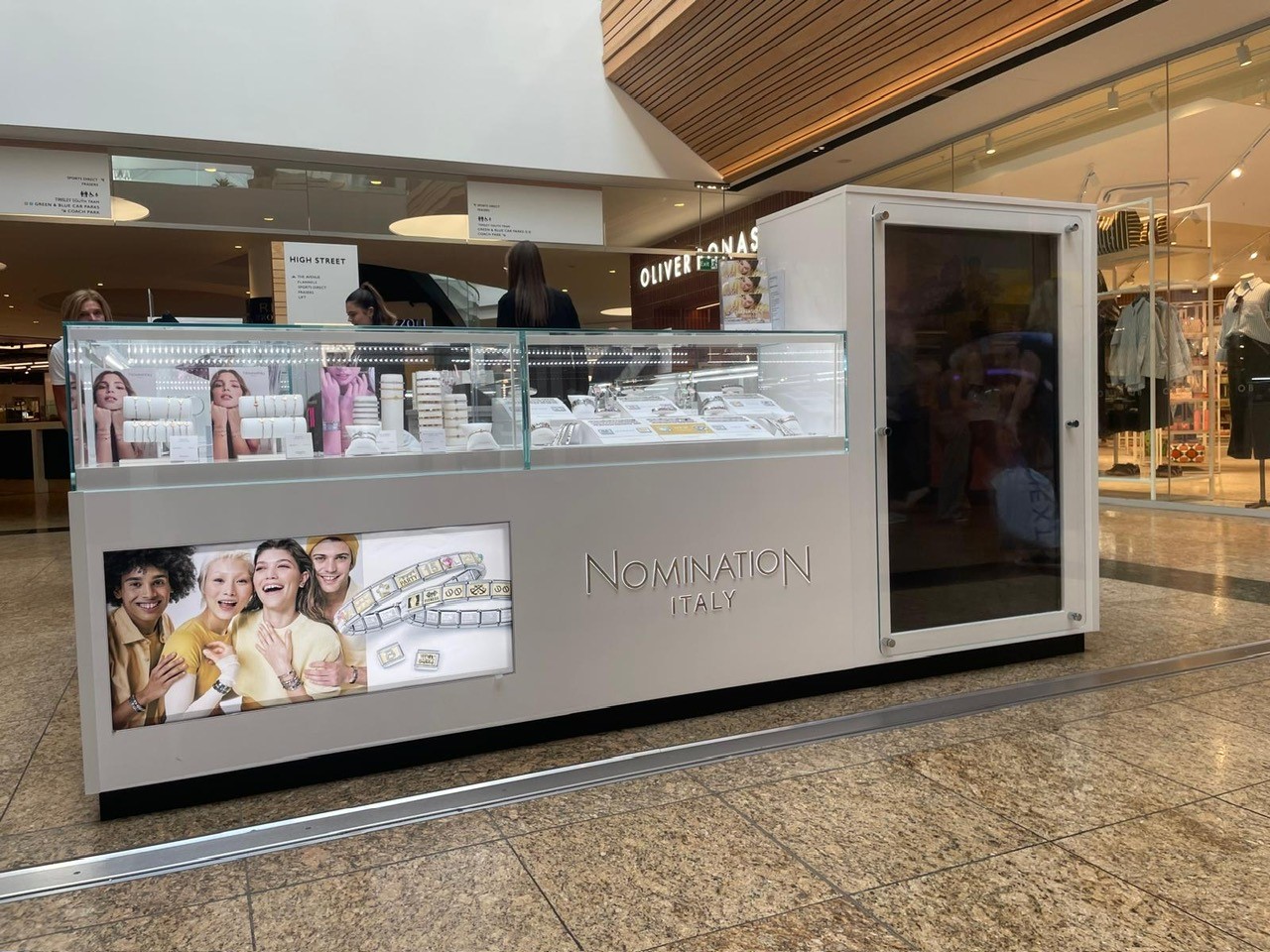 LEGO Yorkshire, LEGO Store, Toys & Games | Meadowhall Shops