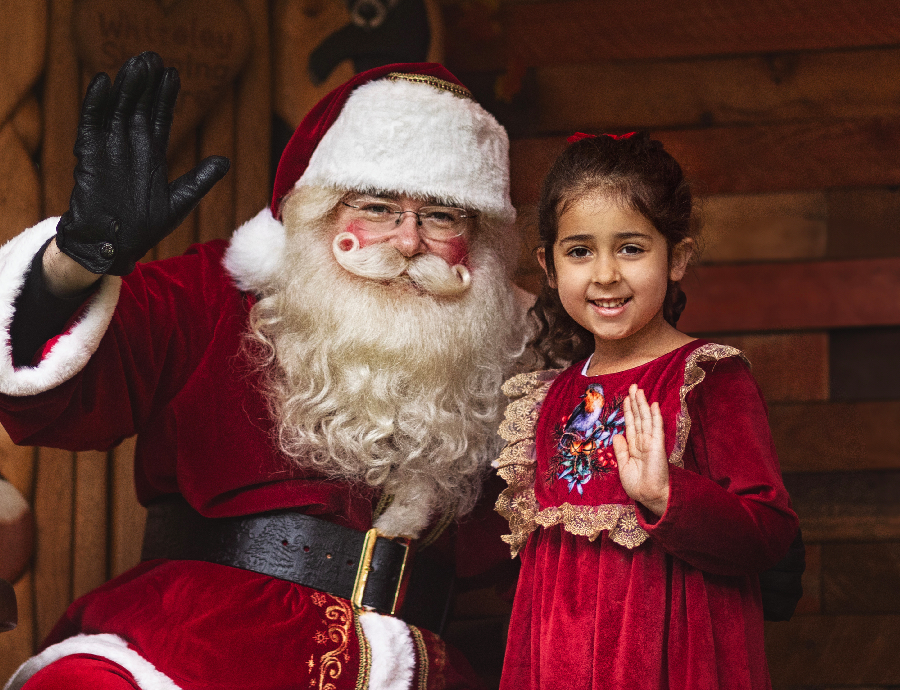 Santa & Elf | Whiteley Shopping in Fareham | Shops, Restaurants & Gym